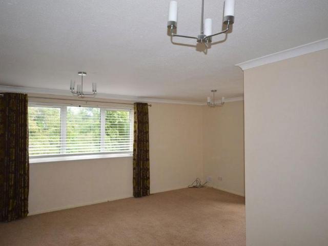2 bedroom maisonette to rent