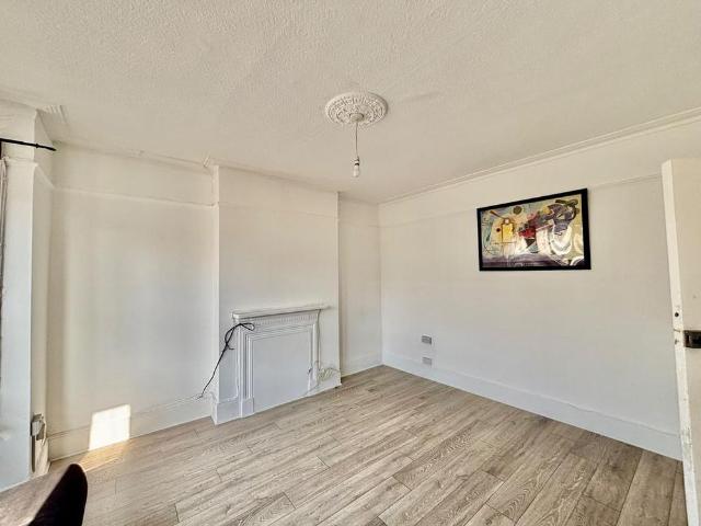 2 bedroom maisonette to rent