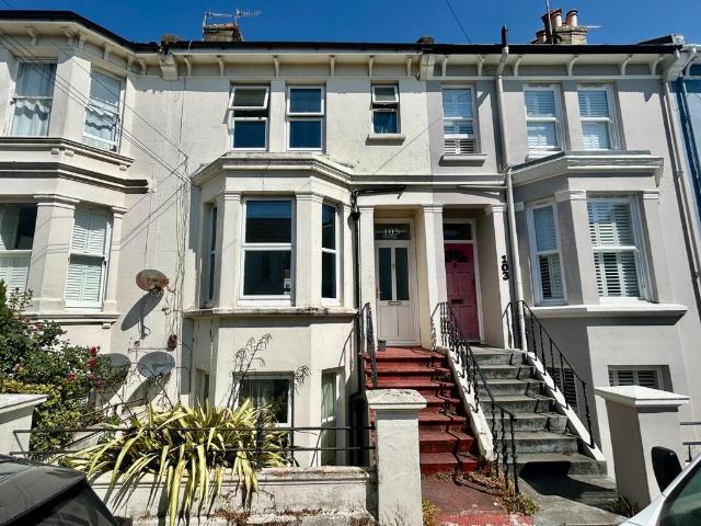 2 bedroom maisonette to rent