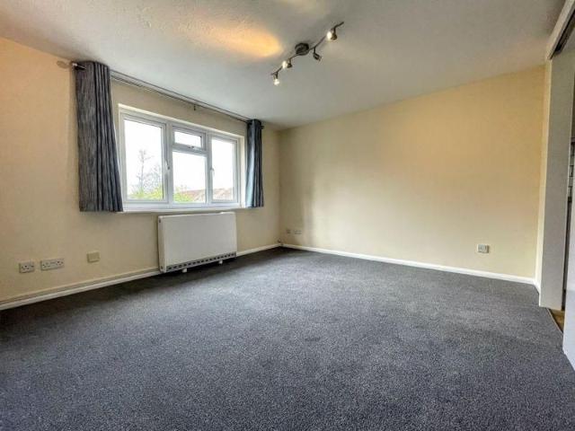 2 bedroom maisonette to rent