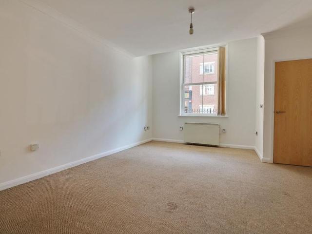 2 bedroom maisonette to rent