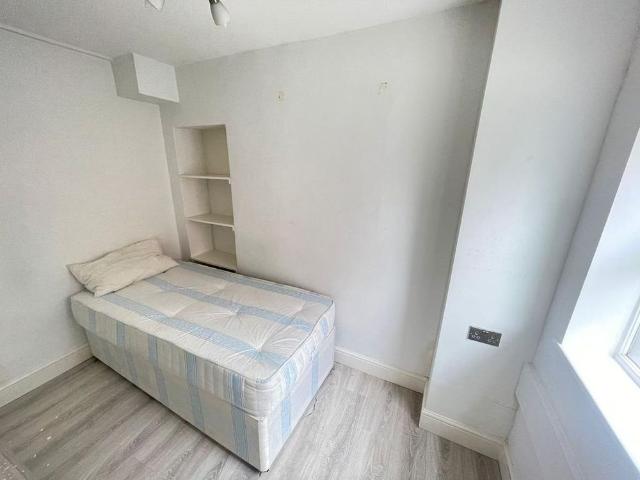 2 bedroom maisonette to rent