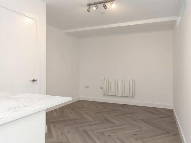 2 bedroom maisonette to rent