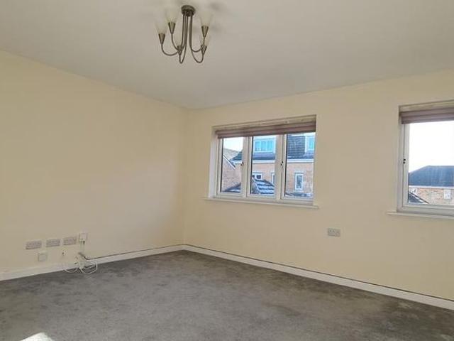 2 bedroom maisonette to rent