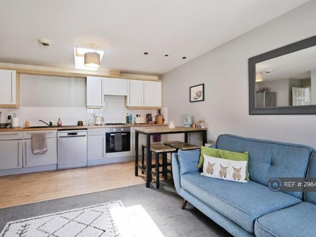 2 bedroom maisonette to rent