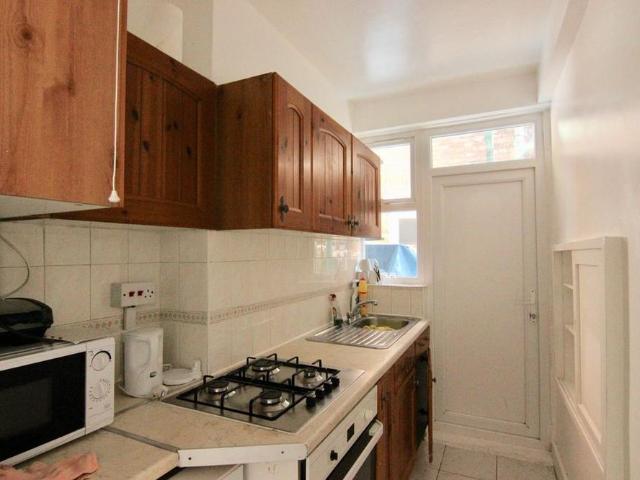 2 bedroom maisonette to rent
