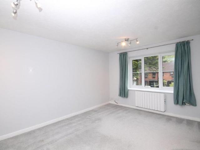 2 bedroom maisonette to rent