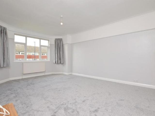2 bedroom maisonette to rent
