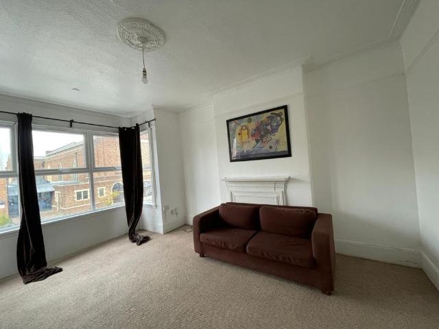 2 bedroom maisonette to rent