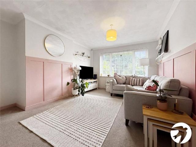 2 bedroom maisonette to rent