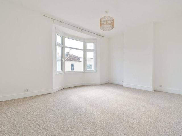2 bedroom maisonette to rent