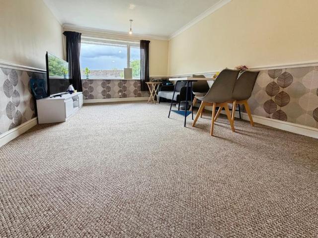 2 bedroom maisonette to rent