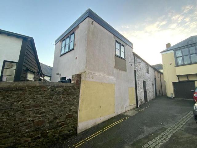 2 bedroom maisonette to rent