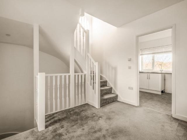 2 bedroom maisonette to rent