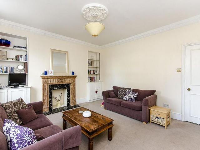 2 bedroom maisonette to rent