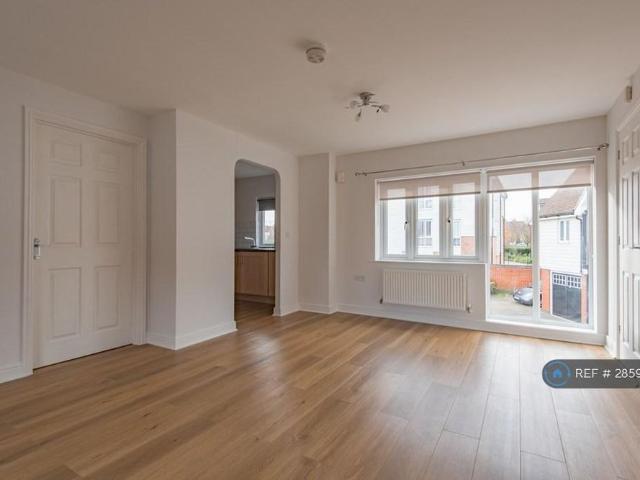 2 bedroom maisonette to rent