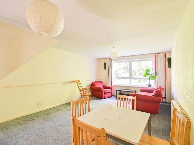 2 bedroom maisonette to rent