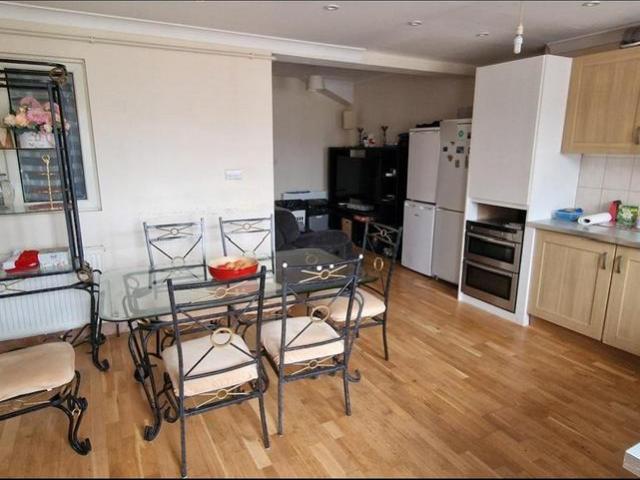 2 bedroom maisonette to rent