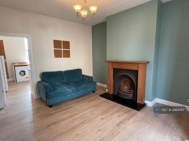 2 bedroom maisonette to rent
