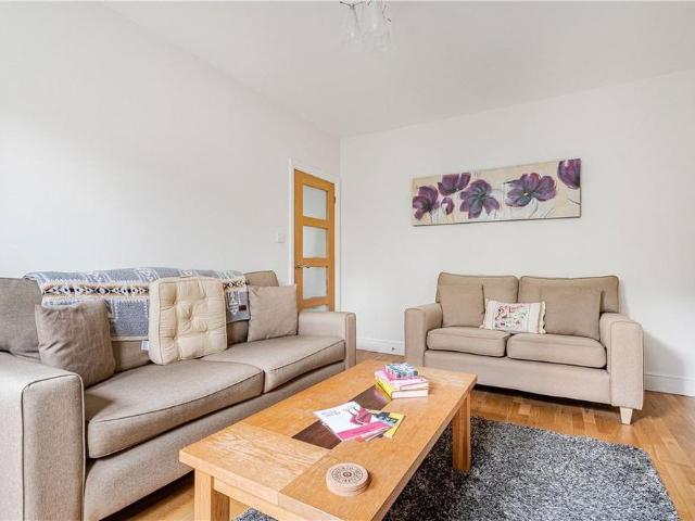 2 bedroom maisonette to rent