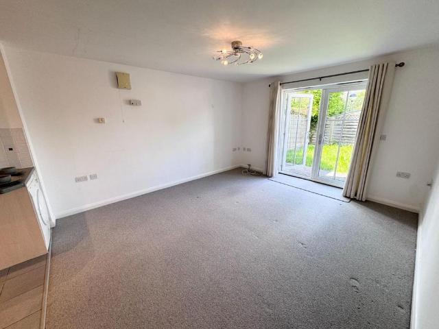 2 bedroom maisonette to rent