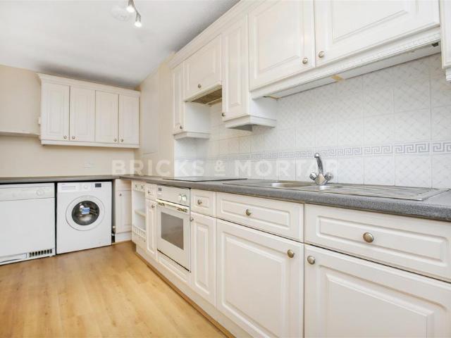 2 bedroom maisonette to rent