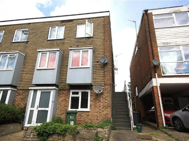 2 bedroom maisonette to rent