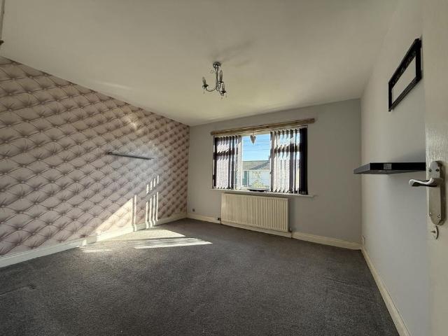 2 bedroom maisonette to rent