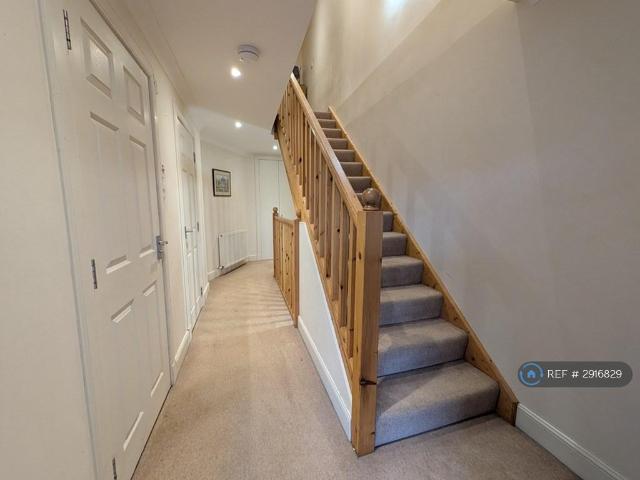 2 bedroom maisonette to rent