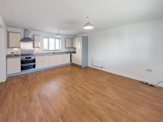 2 bedroom maisonette to rent