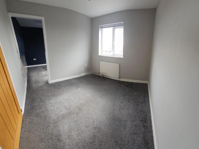 2 bedroom maisonette to rent