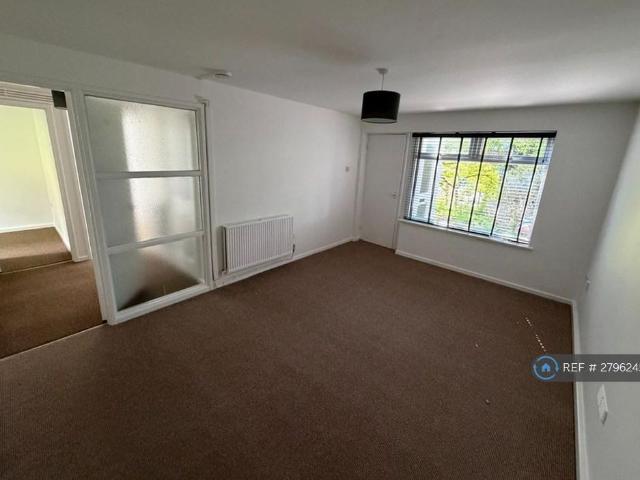 2 bedroom maisonette to rent