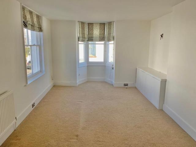 2 bedroom maisonette to rent