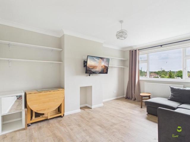 2 bedroom maisonette to rent