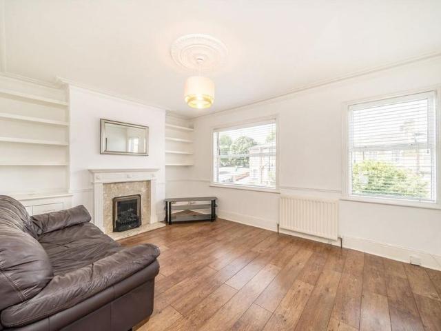 2 bedroom maisonette to rent