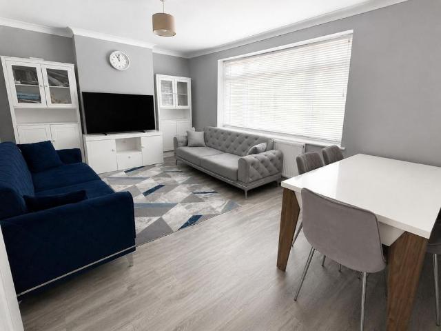 2 bedroom maisonette to rent