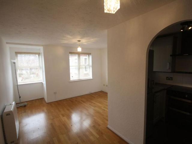 2 bedroom maisonette to rent