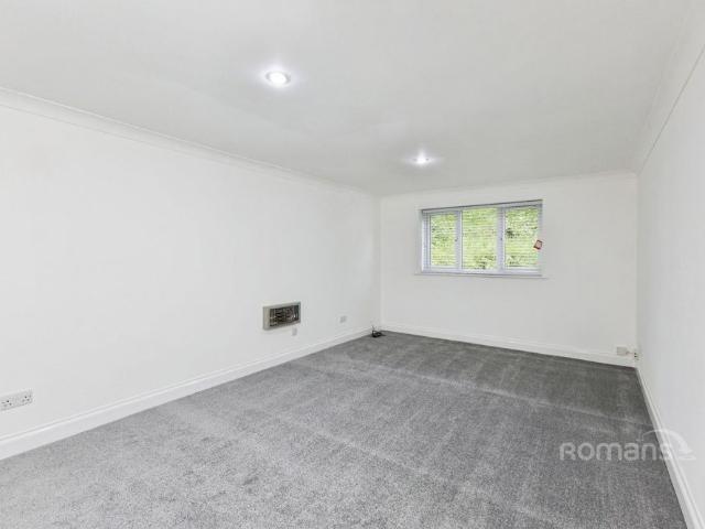 2 bedroom maisonette to rent