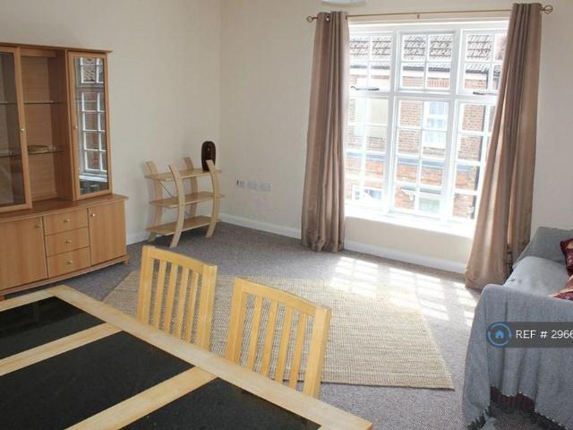2 bedroom maisonette to rent
