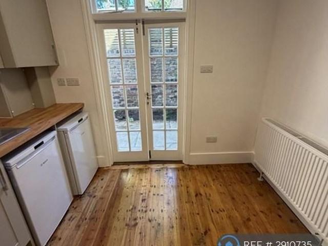 2 bedroom maisonette to rent