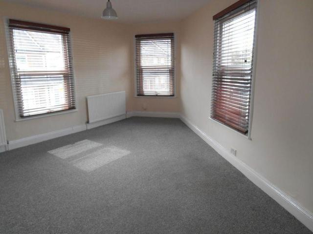 2 bedroom maisonette to rent
