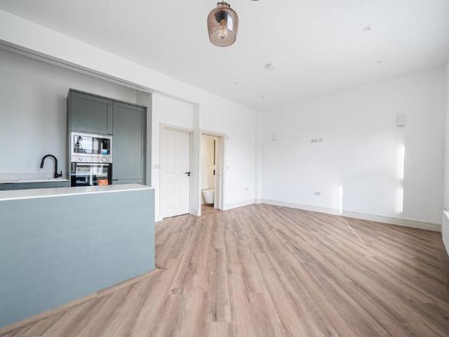 2 bedroom maisonette to rent
