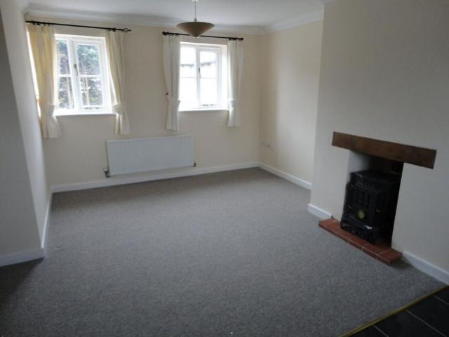 2 bedroom maisonette to rent