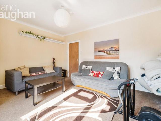 2 bedroom maisonette to rent