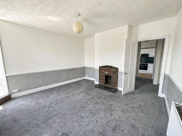 2 bedroom maisonette to rent