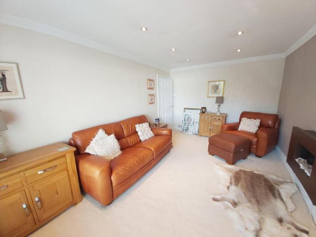 2 bedroom maisonette to rent