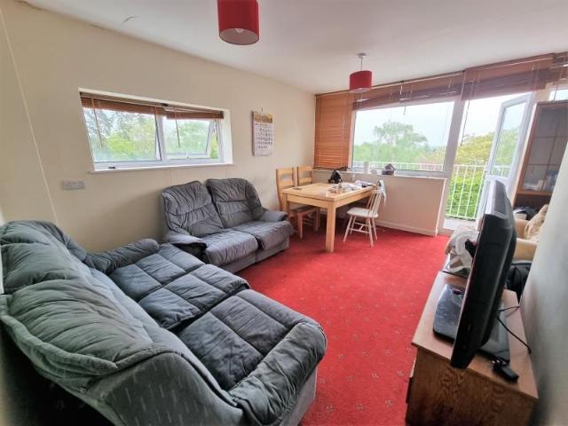 2 bedroom maisonette to rent
