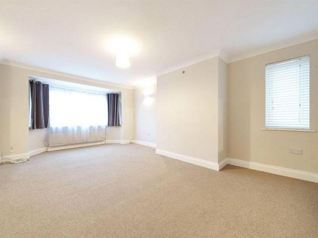2 bedroom maisonette to rent