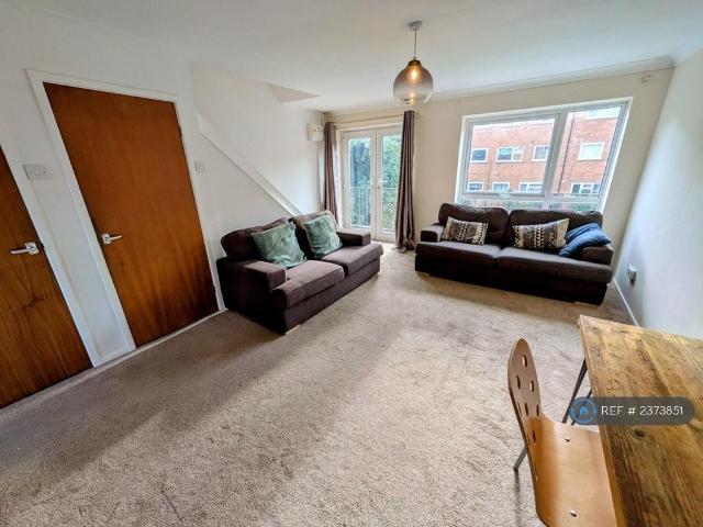 2 bedroom maisonette to rent