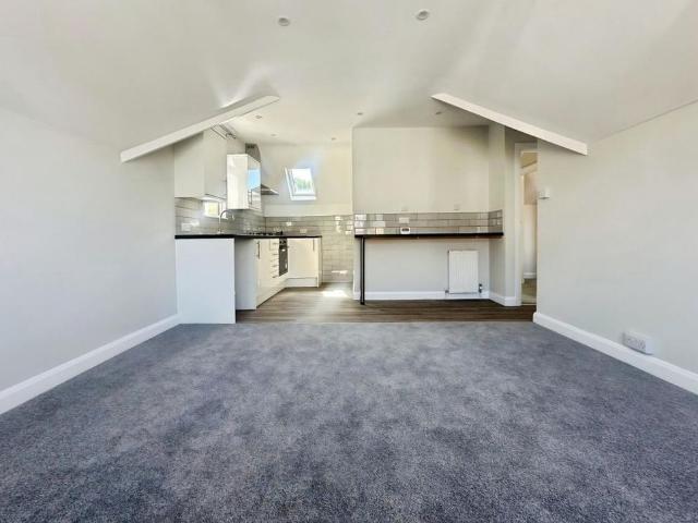 2 bedroom maisonette to rent